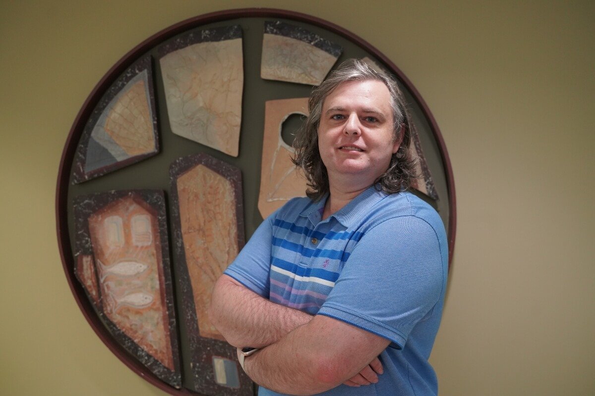 Maryville College's Dr. Jesse Smith puts his skills to work at ORNL